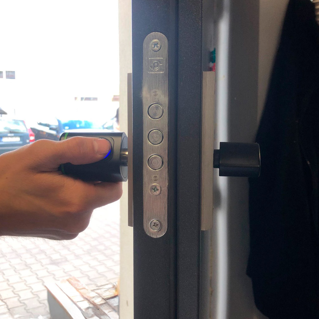 Zamek elektroniczny SMART – Inteligentna wkładka do drzwi odcisk palca ...